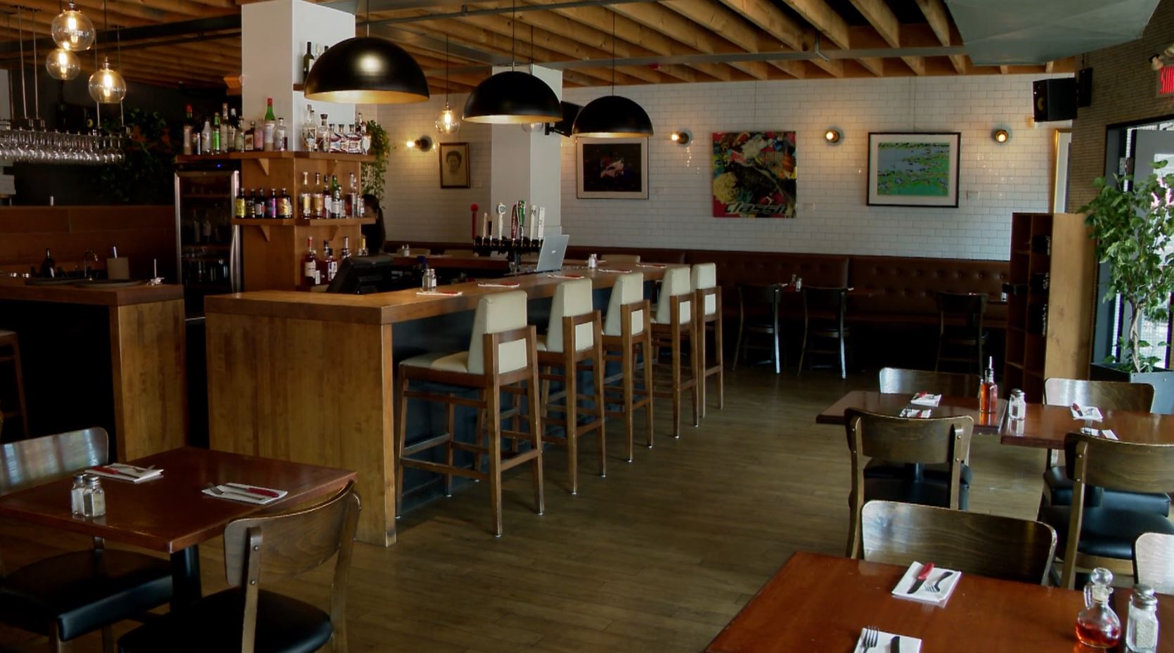 Restaurant : Un bond de 7% de permis de restaurateurs - Noovo Abitibi ...